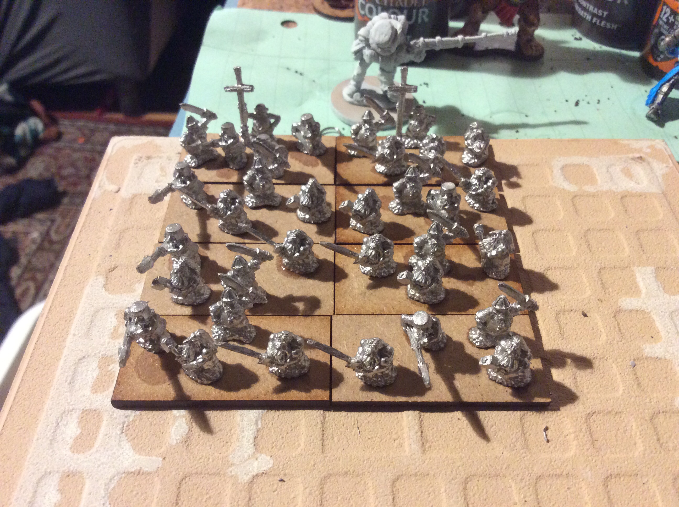 Tiny-ish Dwarves and some Undercoated Plastic – Bogenwald