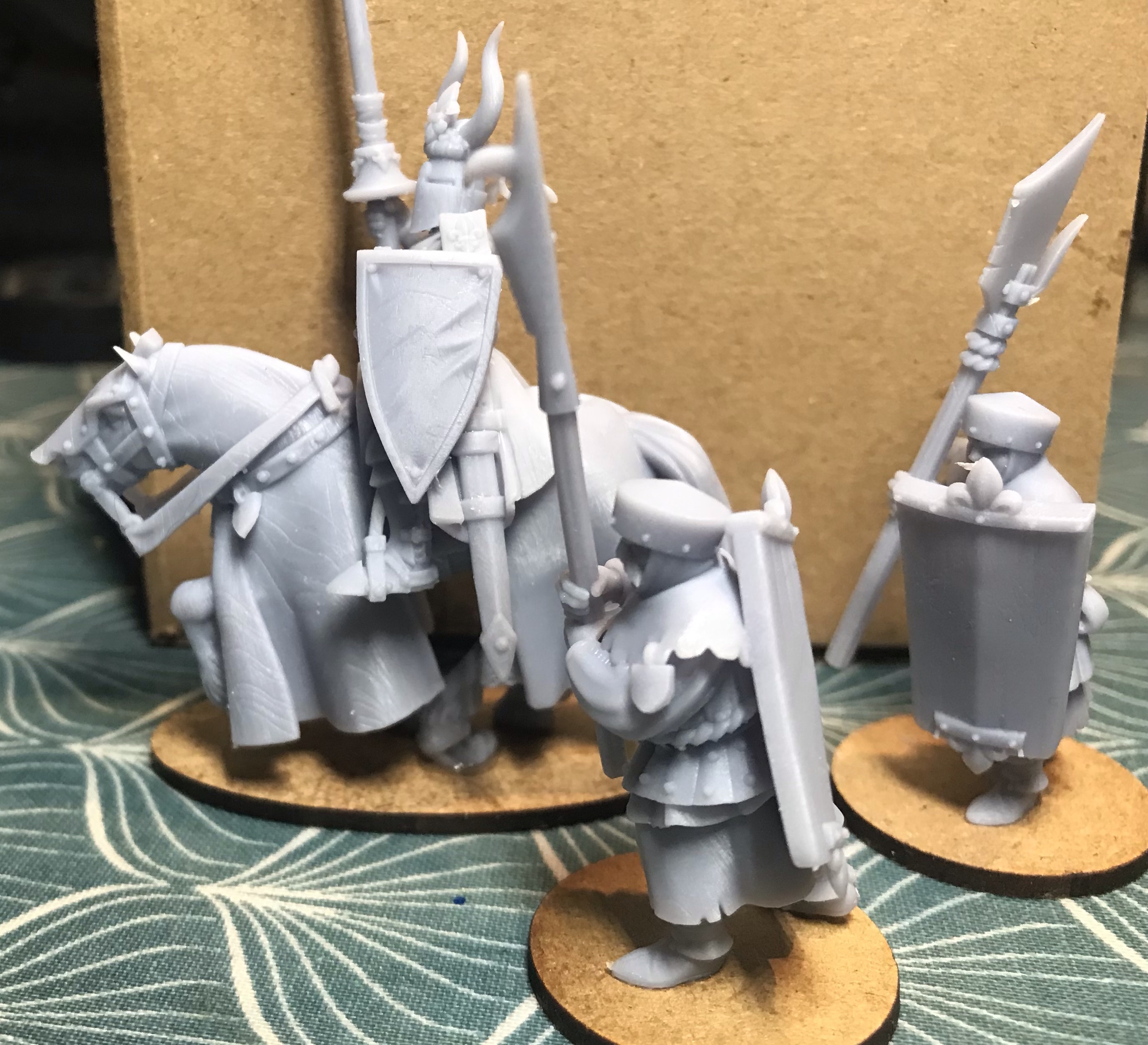 A Knight & his Entourage – Bogenwald